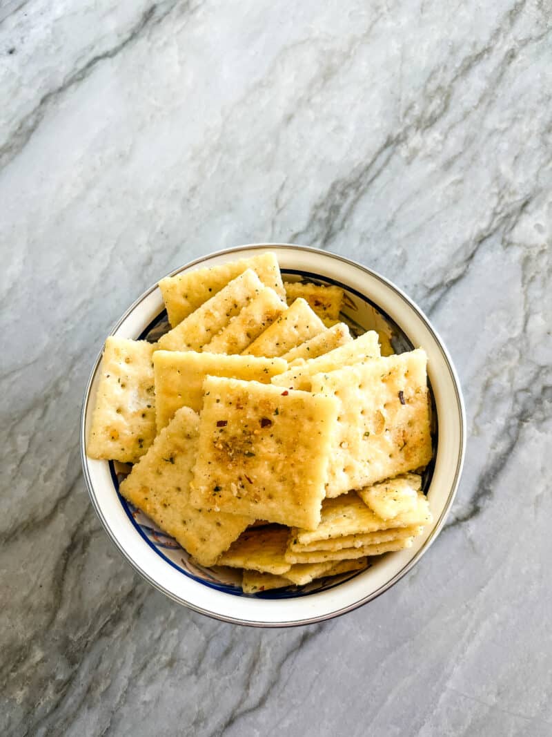 Seasoned Saltine Crackers with Ranch (Easy Recipe) - Sweetpea Lifestyle