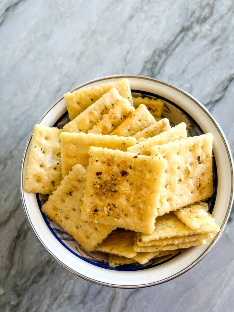 Seasoned Saltine Crackers with Ranch (Easy Recipe) - Sweetpea Lifestyle