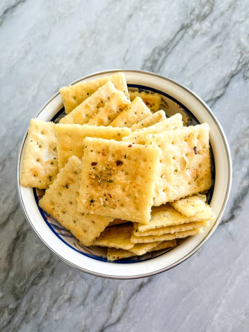 Seasoned Saltine Crackers with Ranch (Easy Recipe) - Sweetpea Lifestyle