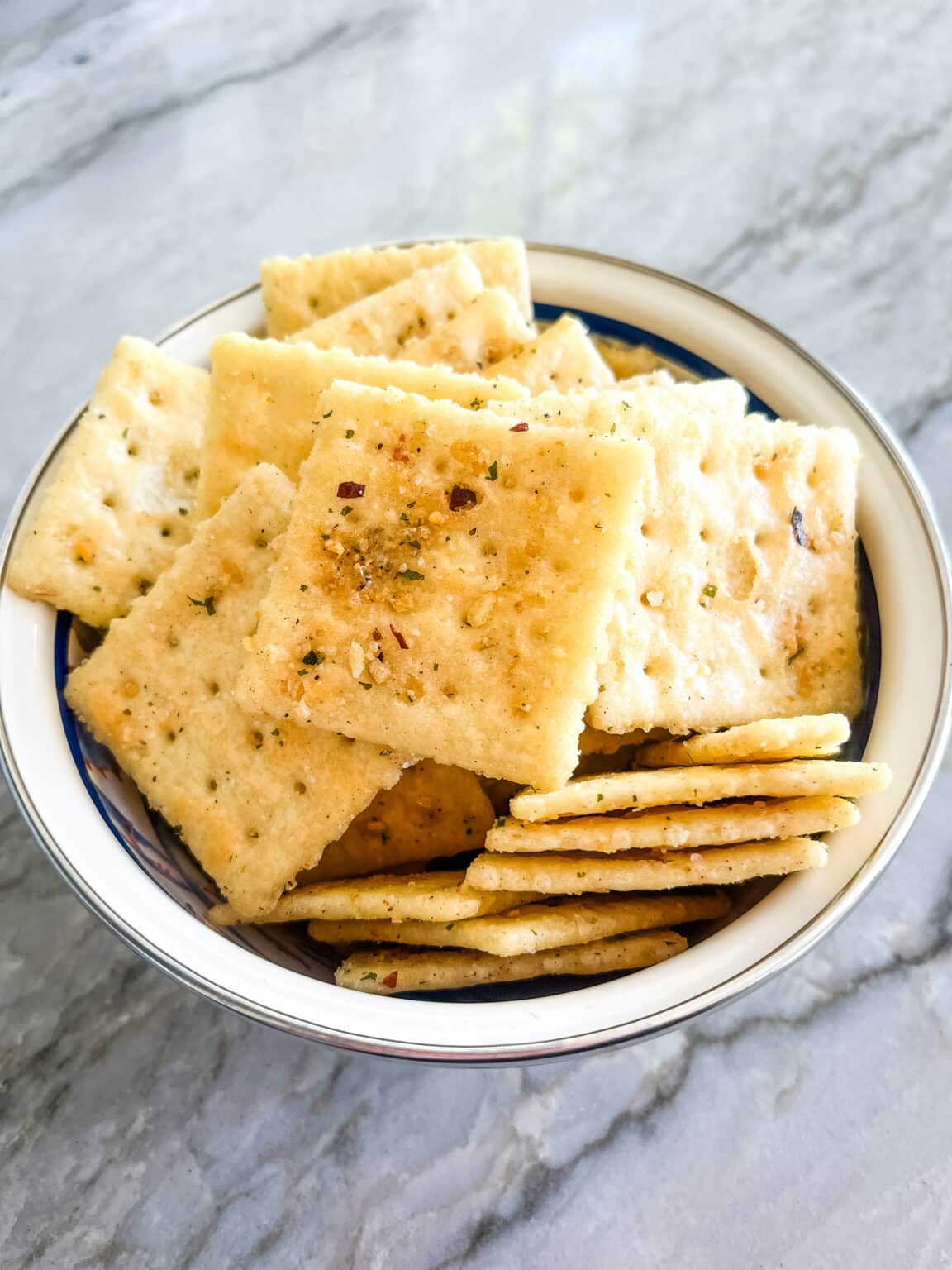 Seasoned Saltine Crackers with Ranch (Easy Recipe) - Sweetpea Lifestyle