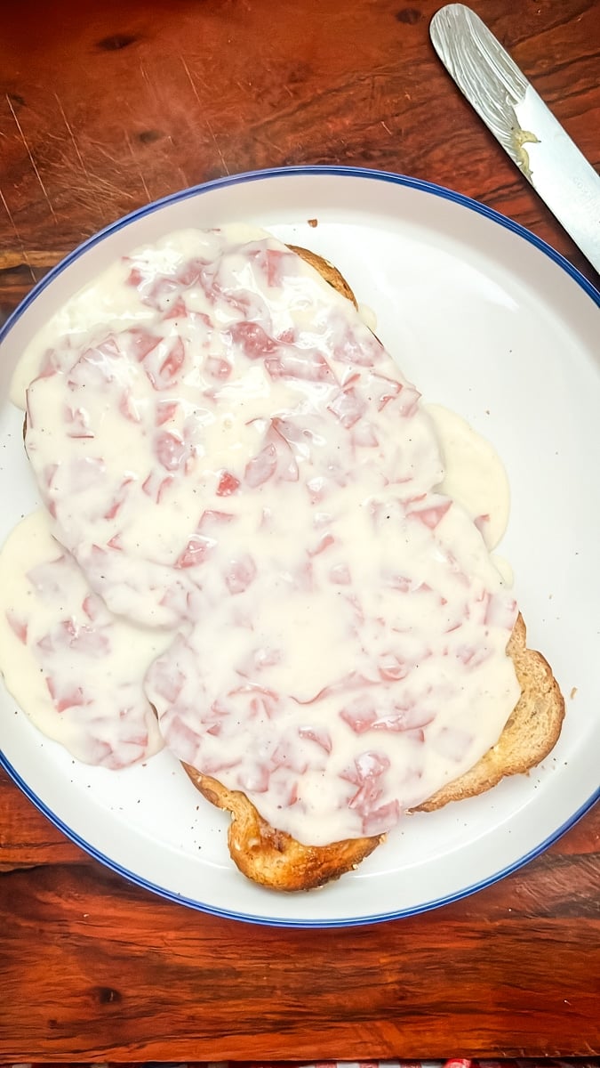 Creamed Chipped Beef (Shit on a Shingle Recipe) - Sweetpea Lifestyle