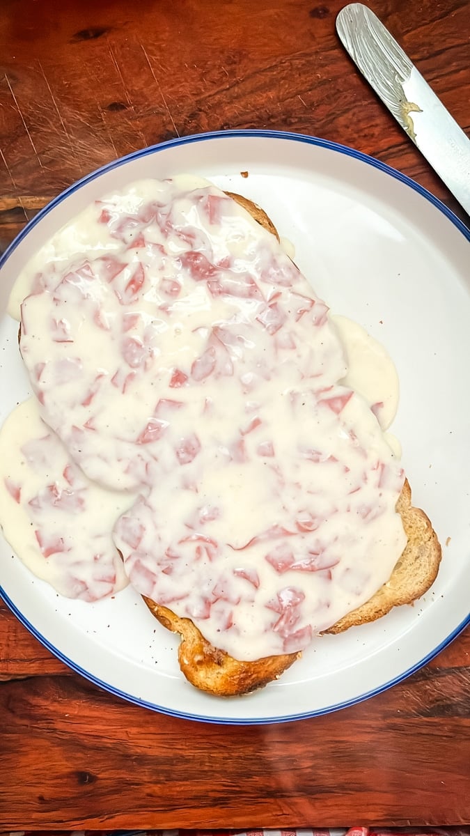 Creamed Chipped Beef (Shit on a Shingle Recipe) - Sweetpea Lifestyle